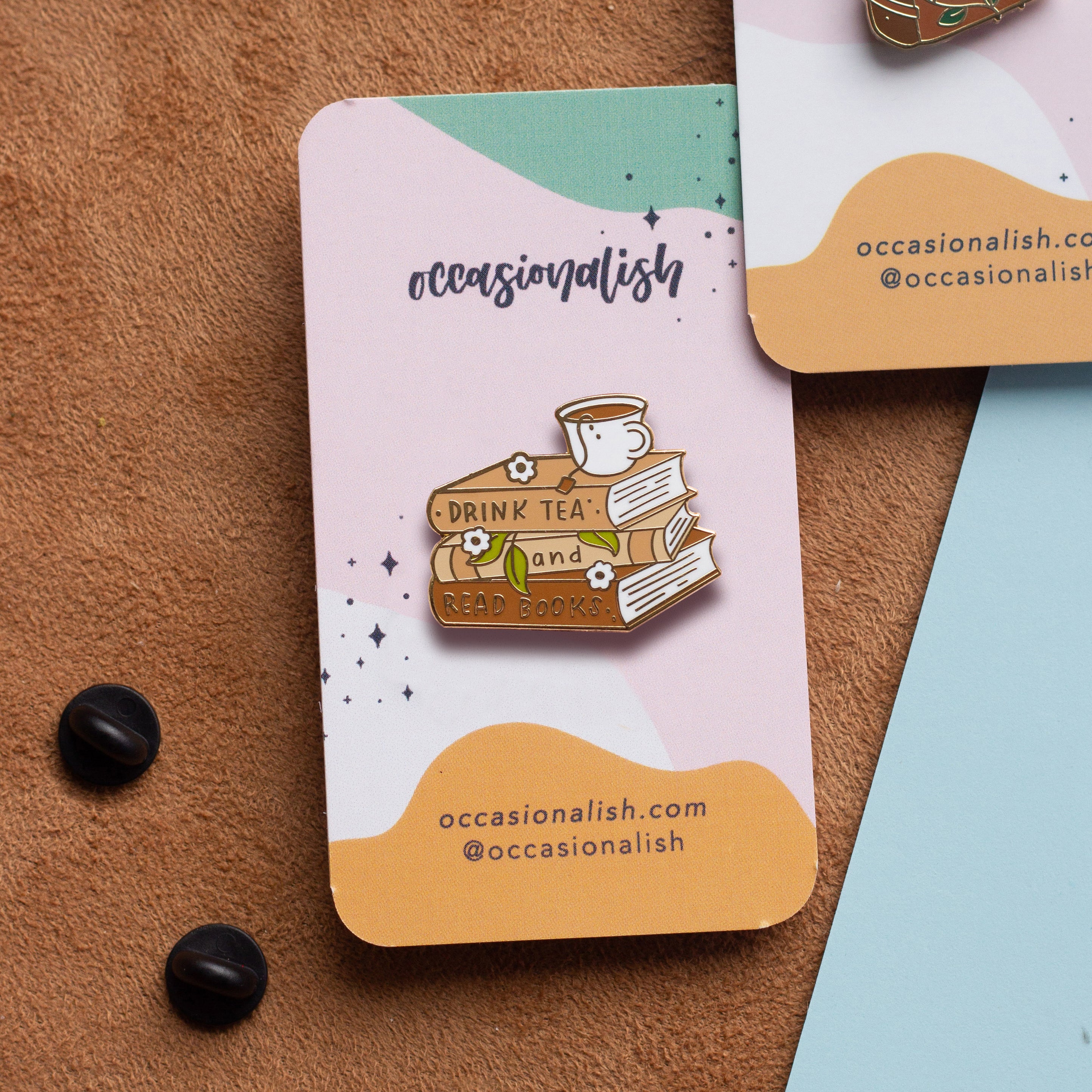 Tea and Books Enamel Pin – occasionalish